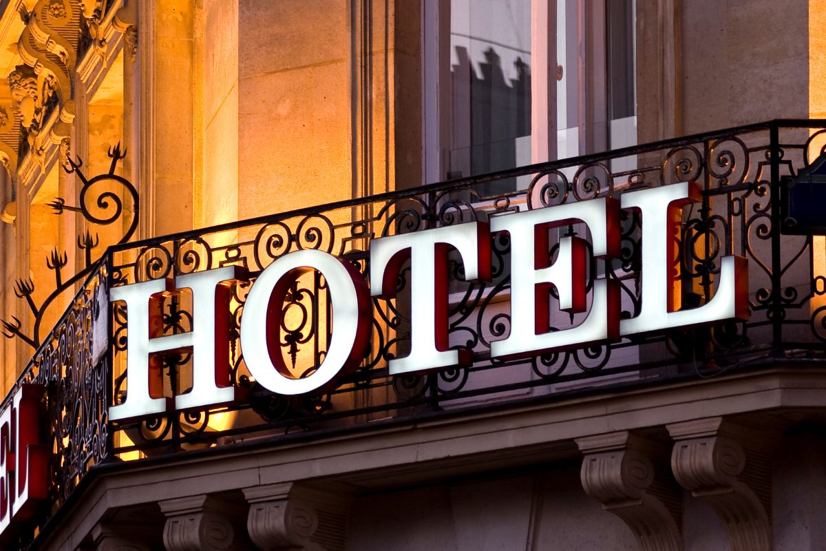 How Small Hotels Can Compete With Big Brands? - The Small Business Times